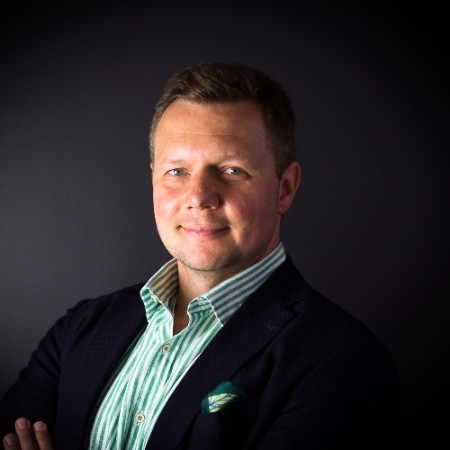 Espire Webinar | Winning Students in the DigitalAge, powered by Sitecore